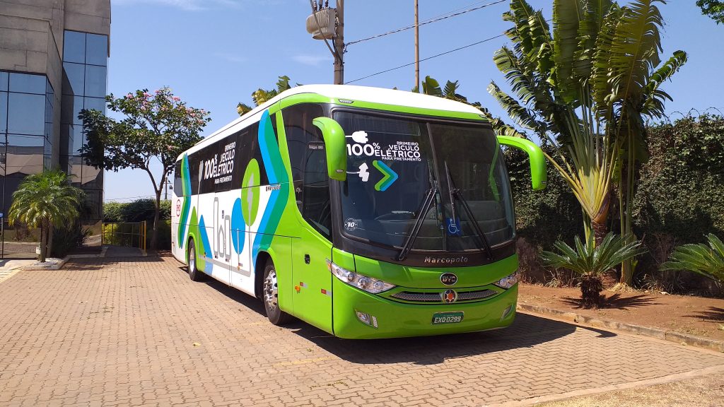 BYD lança o primeiro ônibus elétrico rodoviário do Brasil | Mobilidade ...