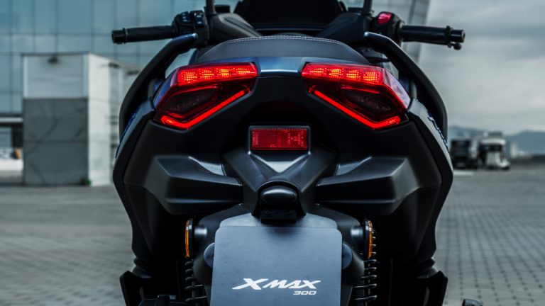 Yamaha lança XMax 300; conheça | Mobilidade Estadão | MotoMotor, Scooters